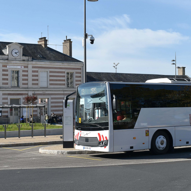 Les transports Nouvelle-Aquitaine. TER, cars régionaux, scolaires